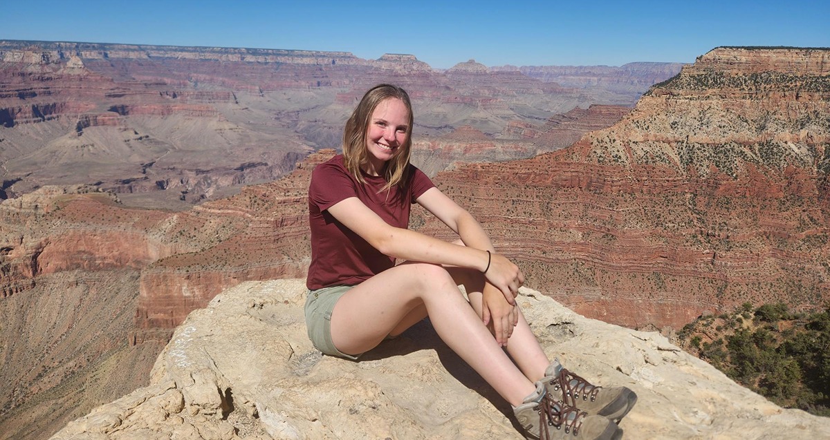 Finding beauty in the mess—the perspective of a botany and art double major