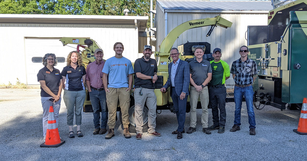 Bartlett Tree Experts Donates Chipper to Urban Forestry Program